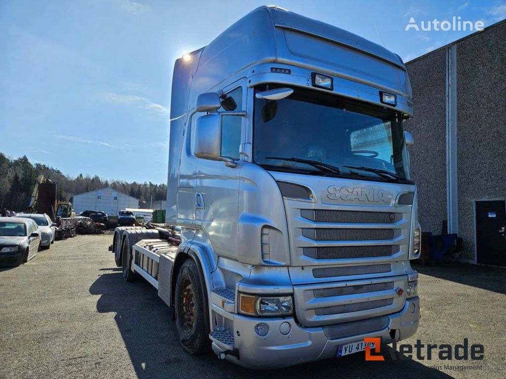 Prodaje se Scania R620 tegljač na aukciji