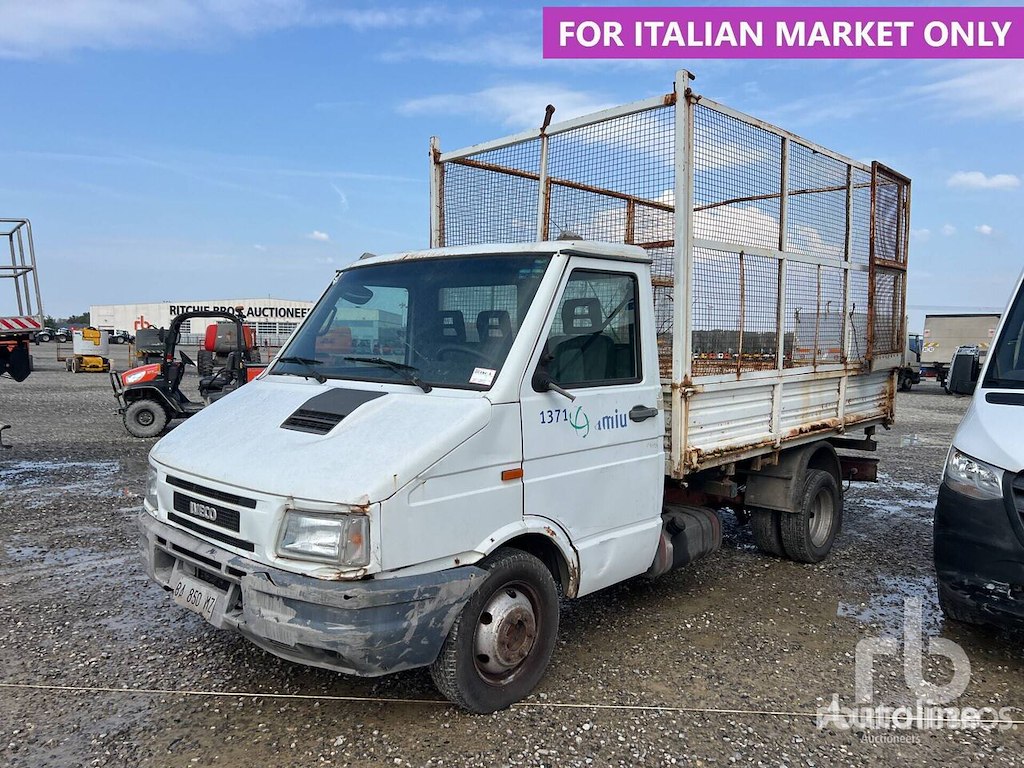 Prodaje se IVECO 35E100AA kiper na aukciji