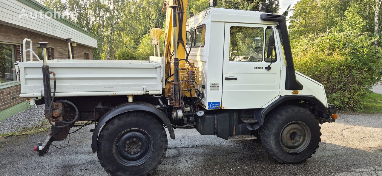 Mercedes-Benz Unimog U90 3-way tipper with crane and winch kiper