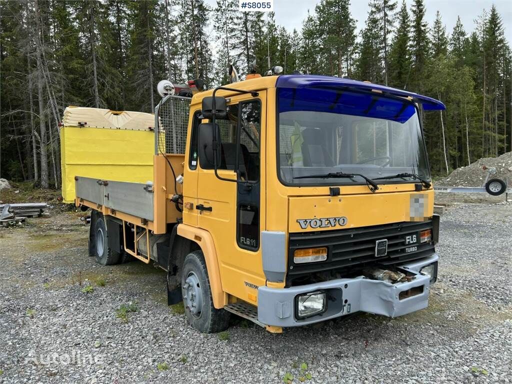 Volvo FL6 - TMA-Truck kamion s ravnom platformom