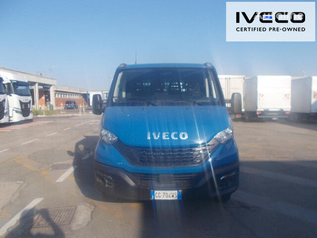 IVECO 35C14H D kamion s ravnom platformom