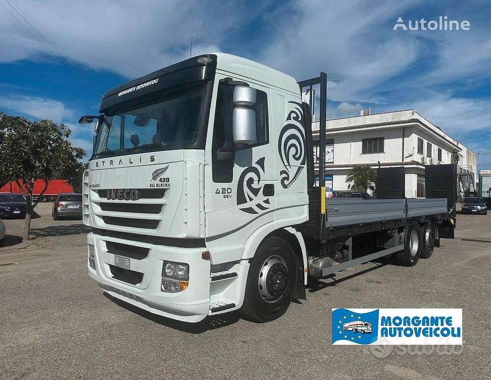 IVECO Stralis 420 kamion s ravnom platformom