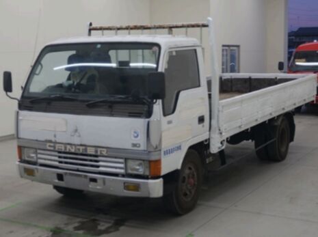 Mitsubishi CANTER kamion s ravnom platformom