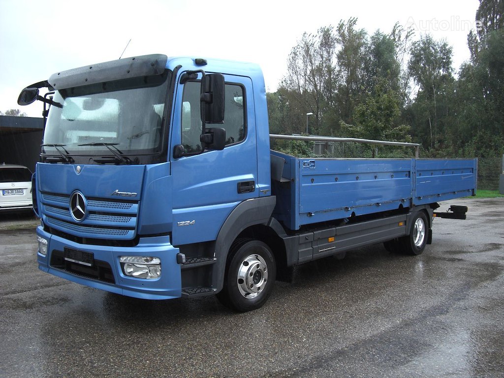 Mercedes-Benz 1224L kamion s ravnom platformom