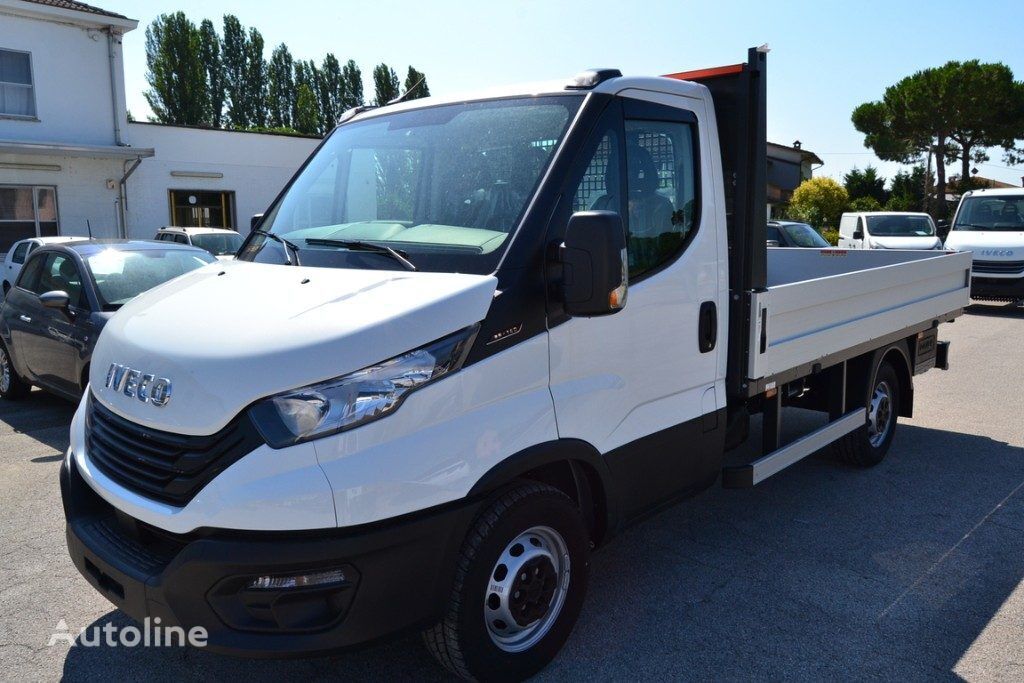 Novi IVECO P.CONSEGNA 35S14 2.3 HPT PM CASSONE FISSO kamion s ravnom platformom