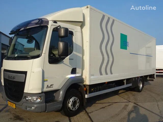 DAF LF 220 GESLOTEN LAADBAK MET 1500 KG KLEP kamion furgon