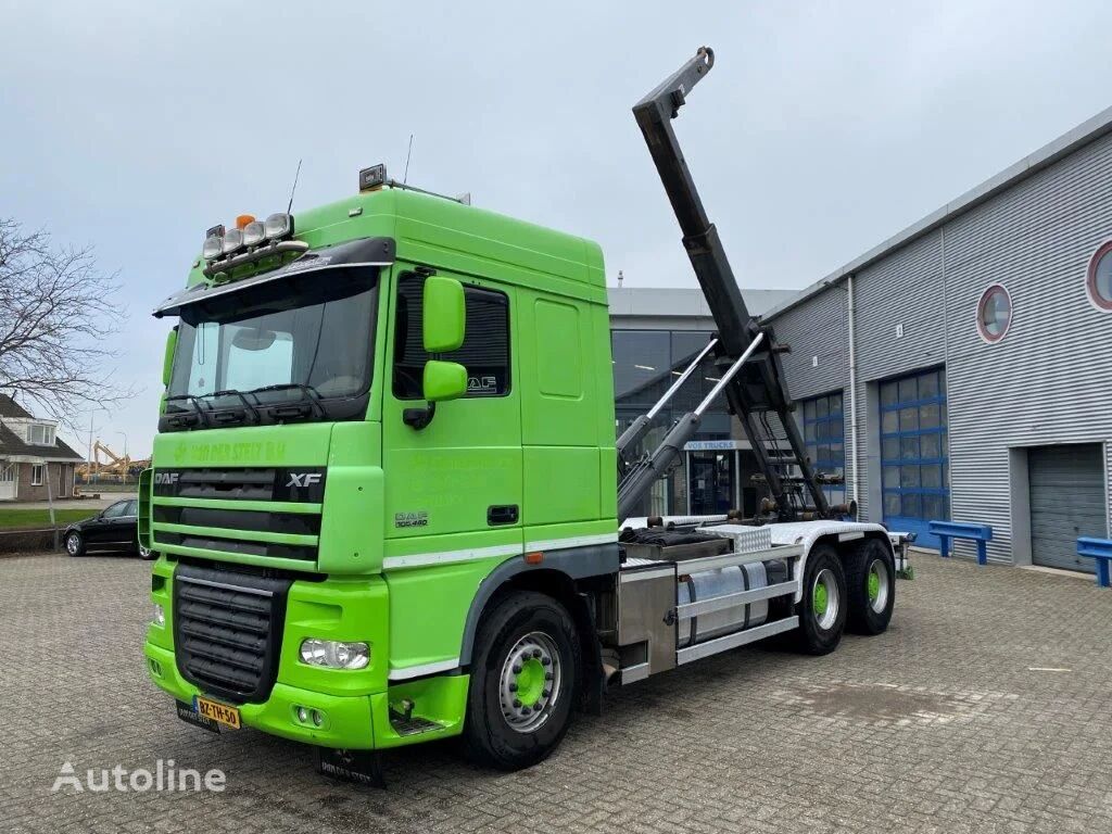 DAF XF105-460 / MANUAL / 6X4 / NICE CLEAN NL TRUCK / BIG AXLE / HYVA kamion rol kiper