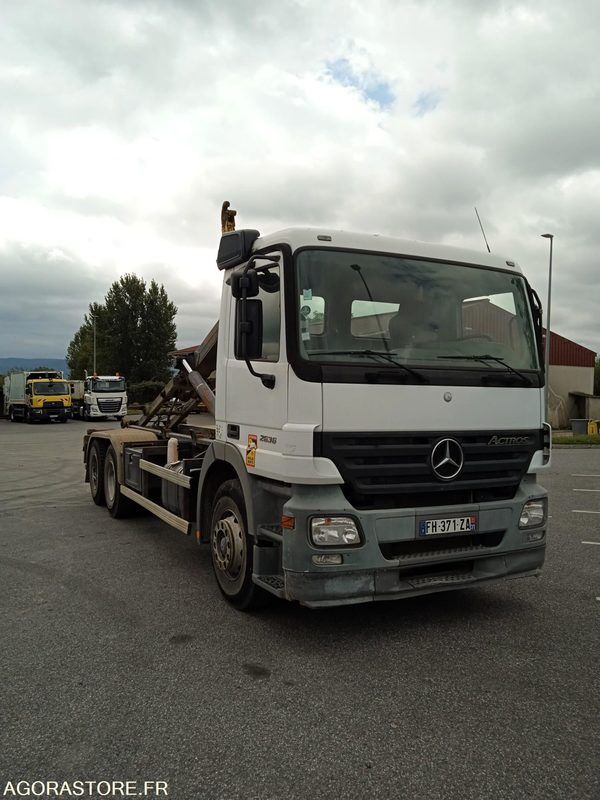 Prodaje se Mercedes-Benz 2636 rol kiper sa kukom na aukciji