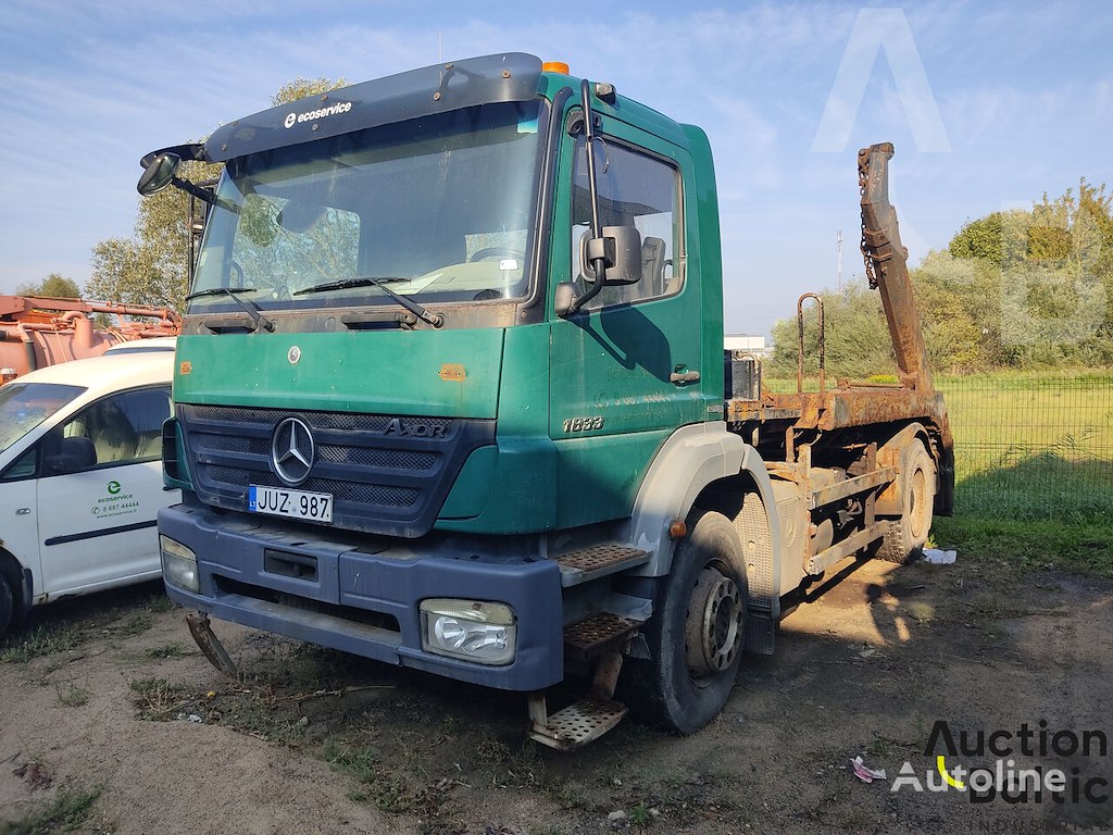 Prodaje se Mercedes-Benz Axor 1833 L podizač kontejnera na aukciji