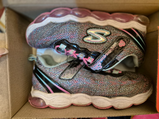 Skechers 28