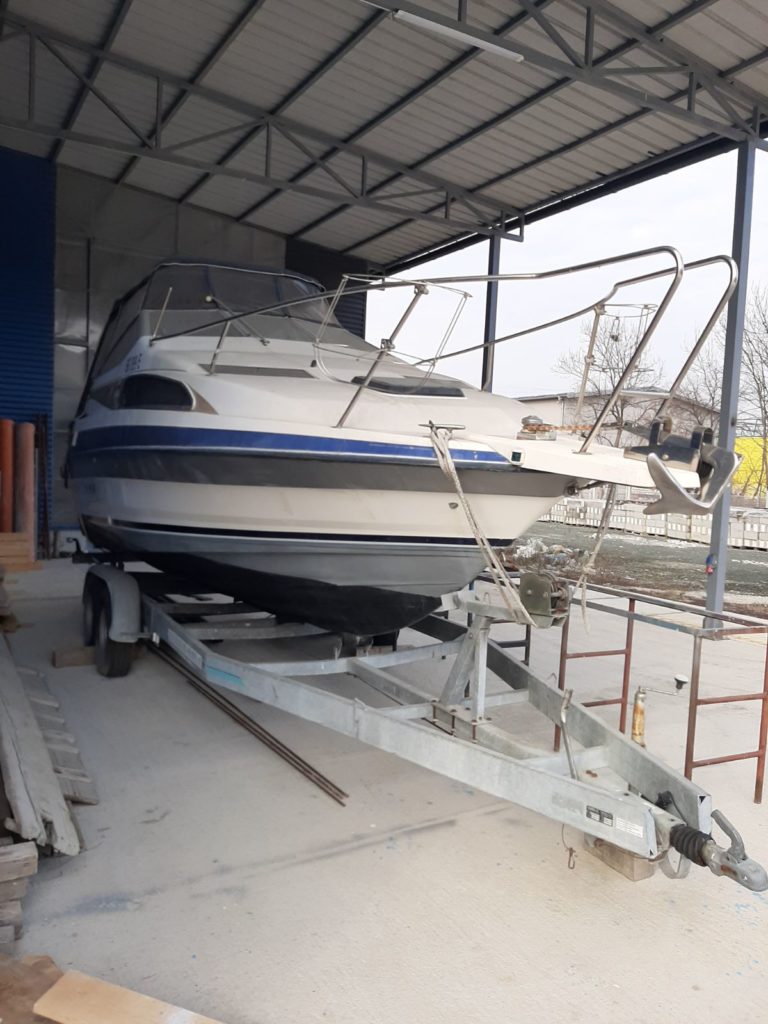 Gliser Bayliner 2255 sa prikolicom