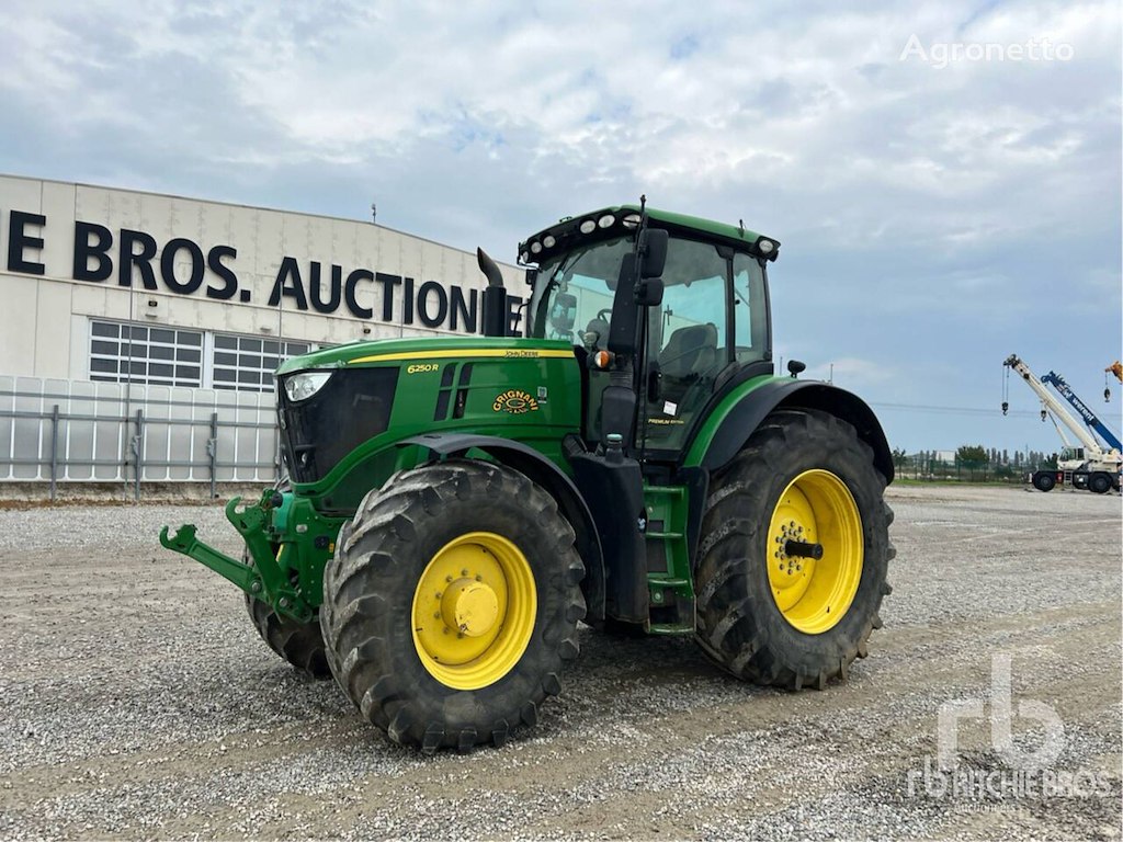 Prodaje se John Deere 6250R traktor točkaš na aukciji