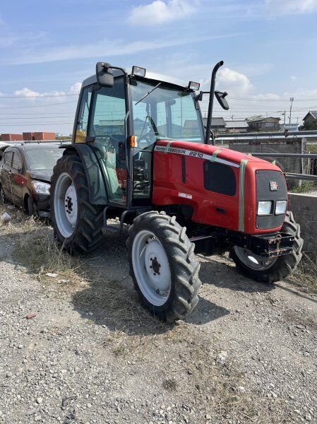 Massey Ferguson TRACTOR(Massey Ferguson) traktor točkaš