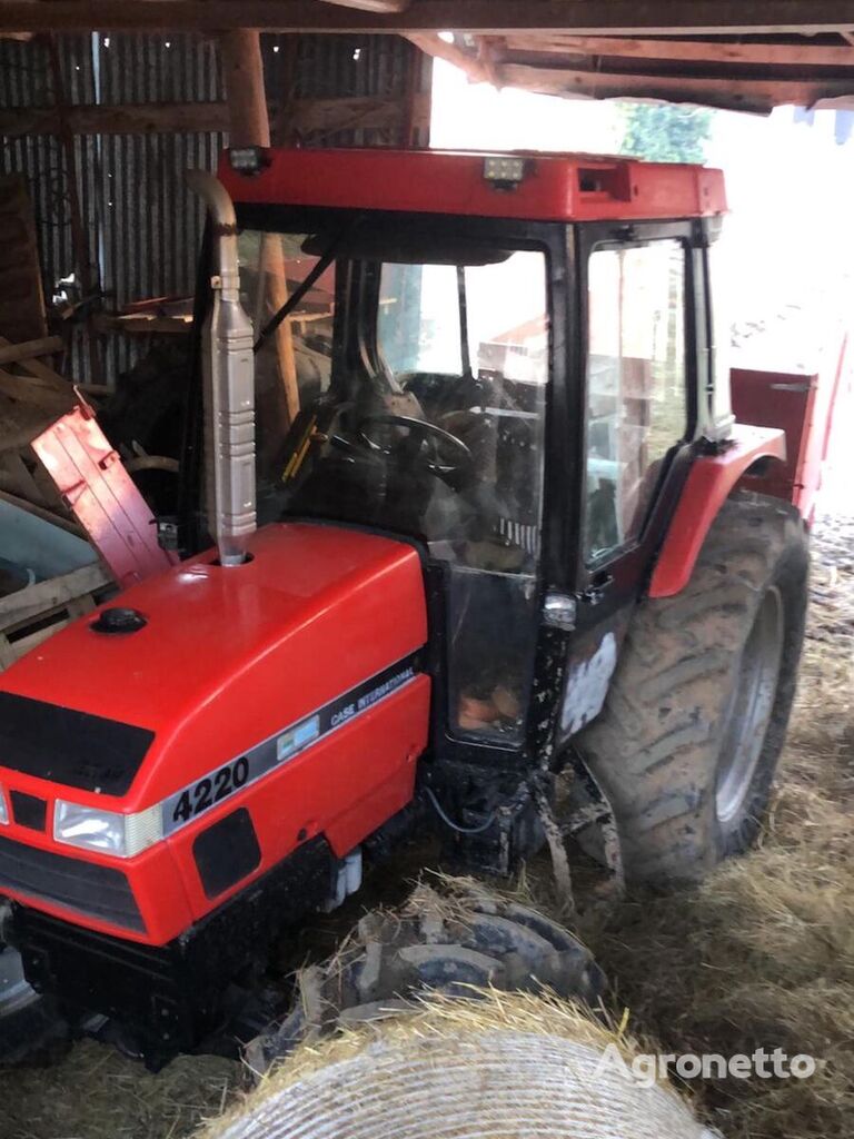 Case IH 4220 traktor točkaš