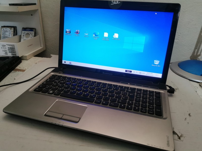 Lenovo ideaPad Z560