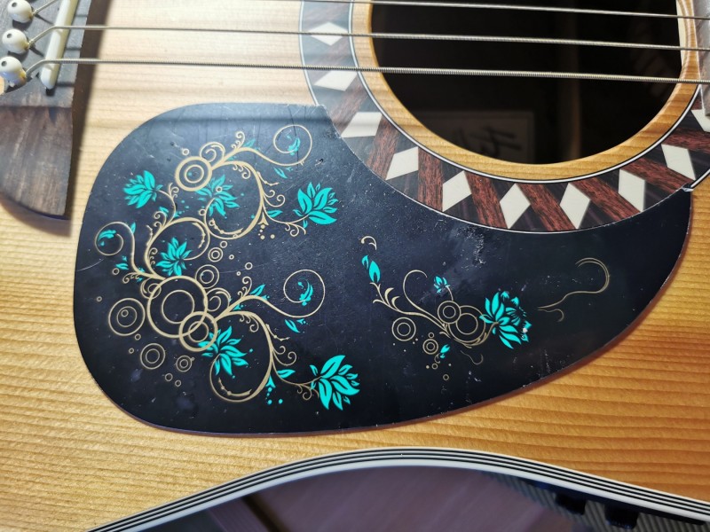 Pickguard za akustičnu gitaru