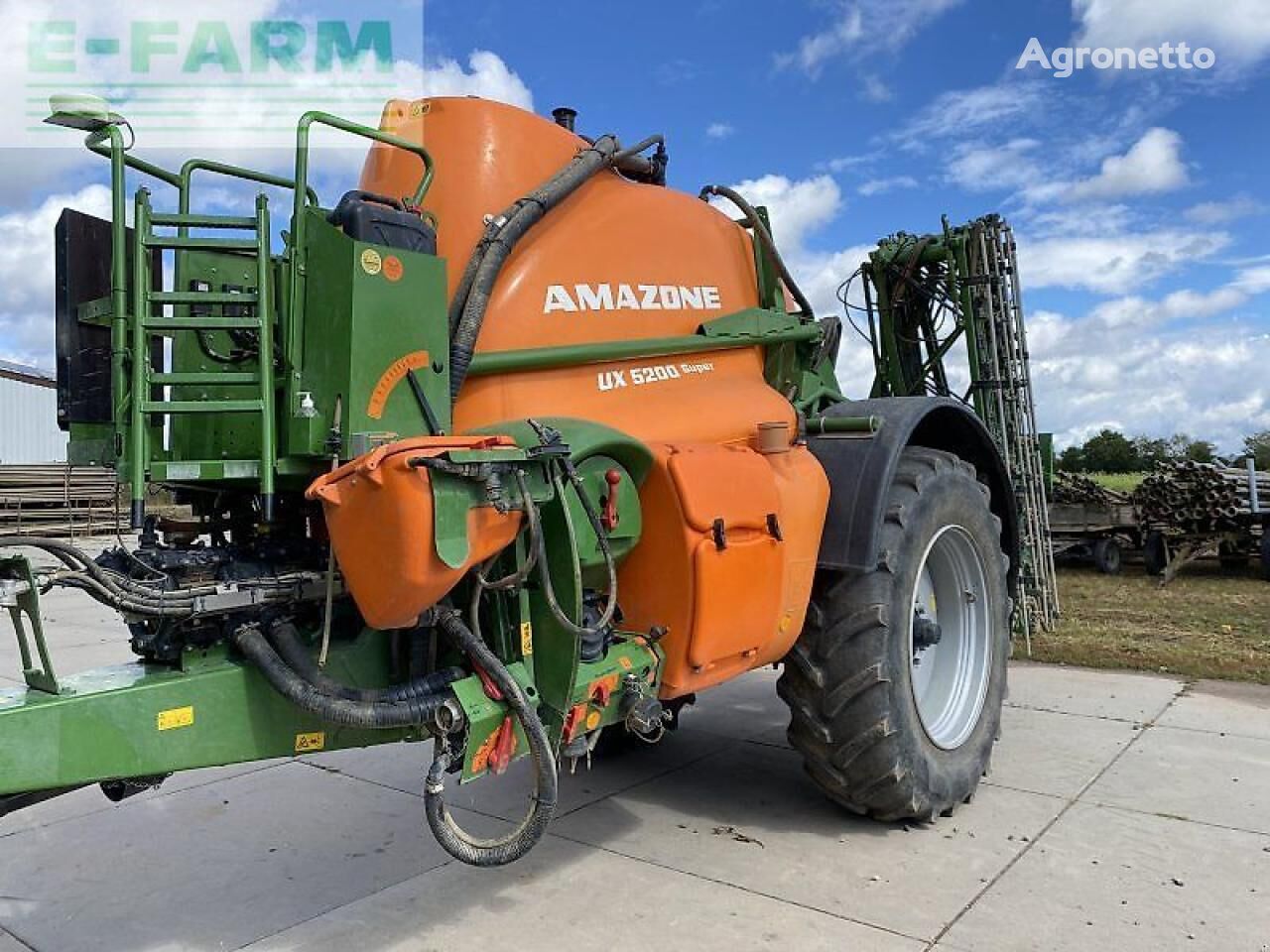 Amazone ux 5200 super samohodna prskalica