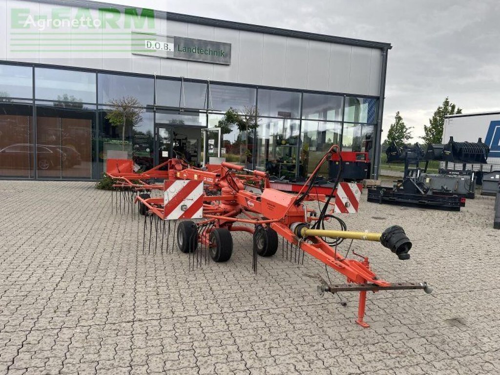 Kuhn ga 6002 prevrtač sena