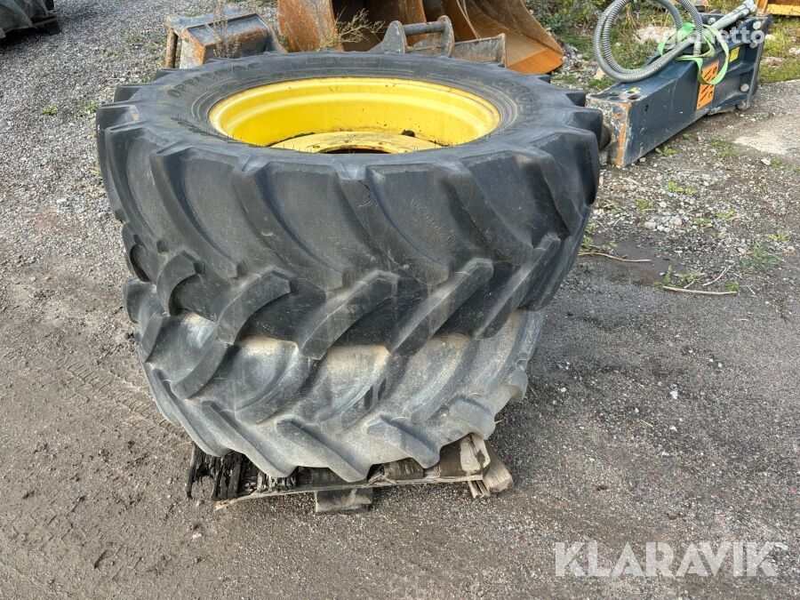 Prodaje se Goodyear Optitrac Dt812 točak na aukciji