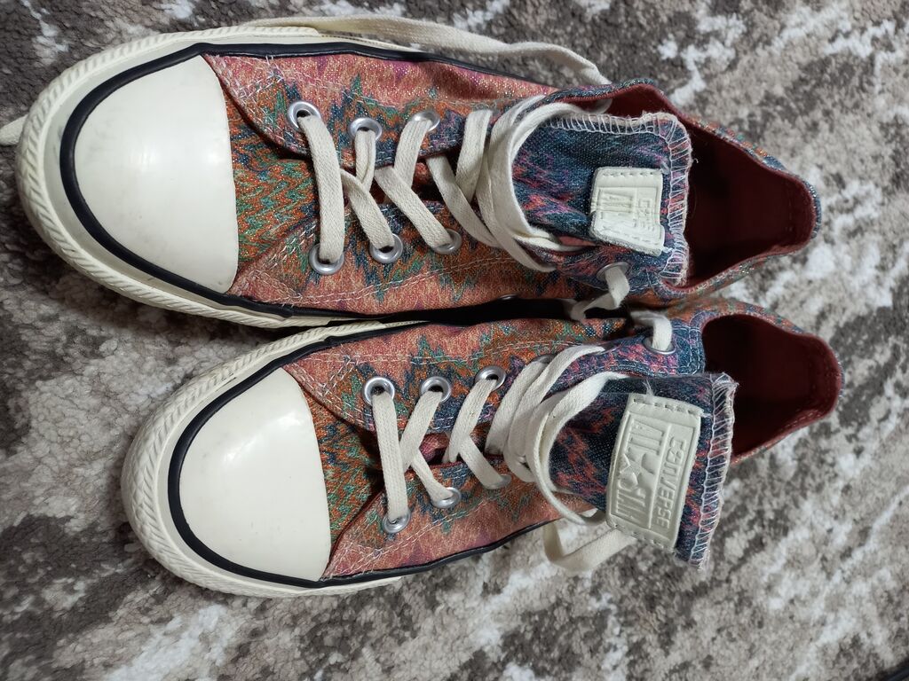 Converse, 40