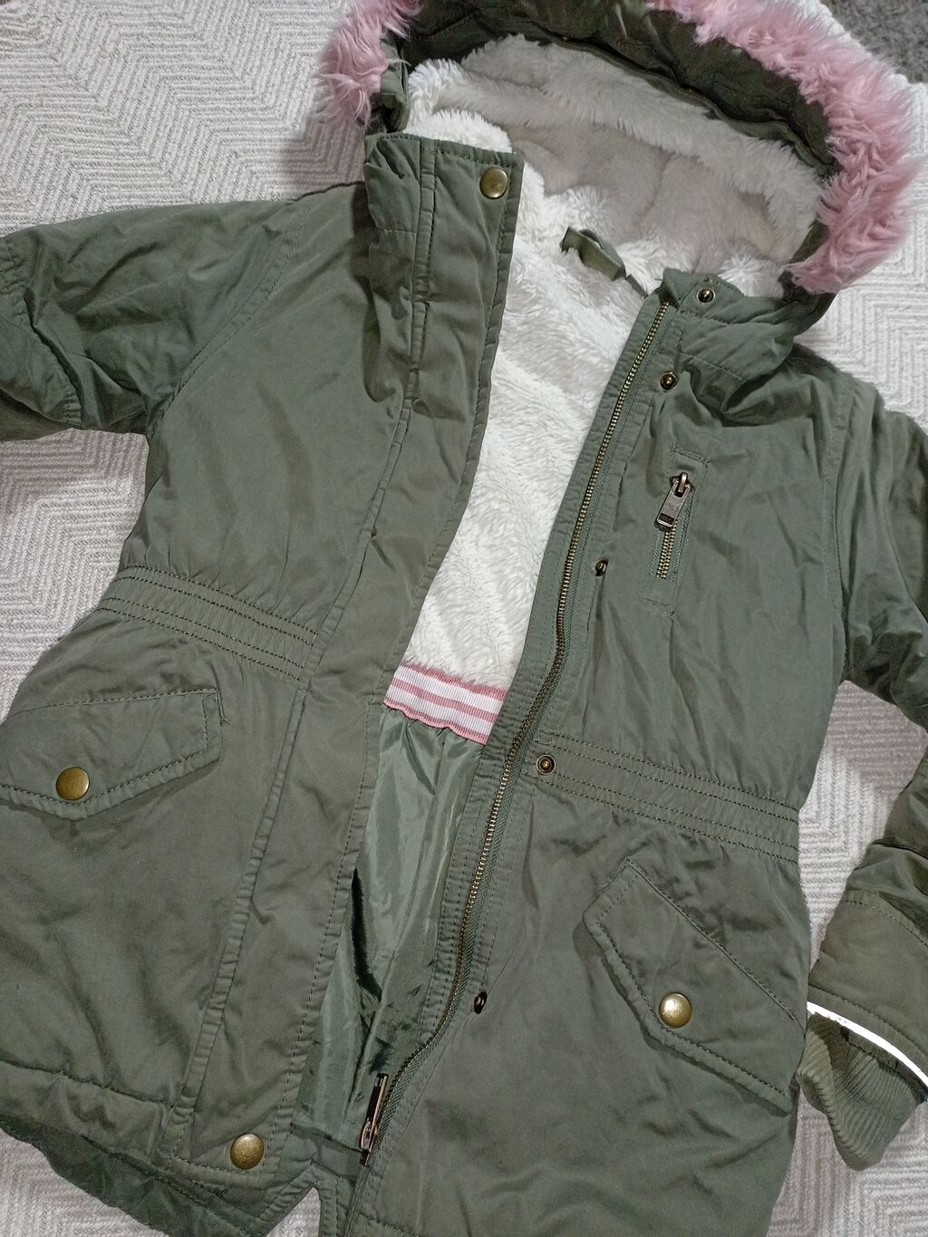 Alive, Parka, 122-128