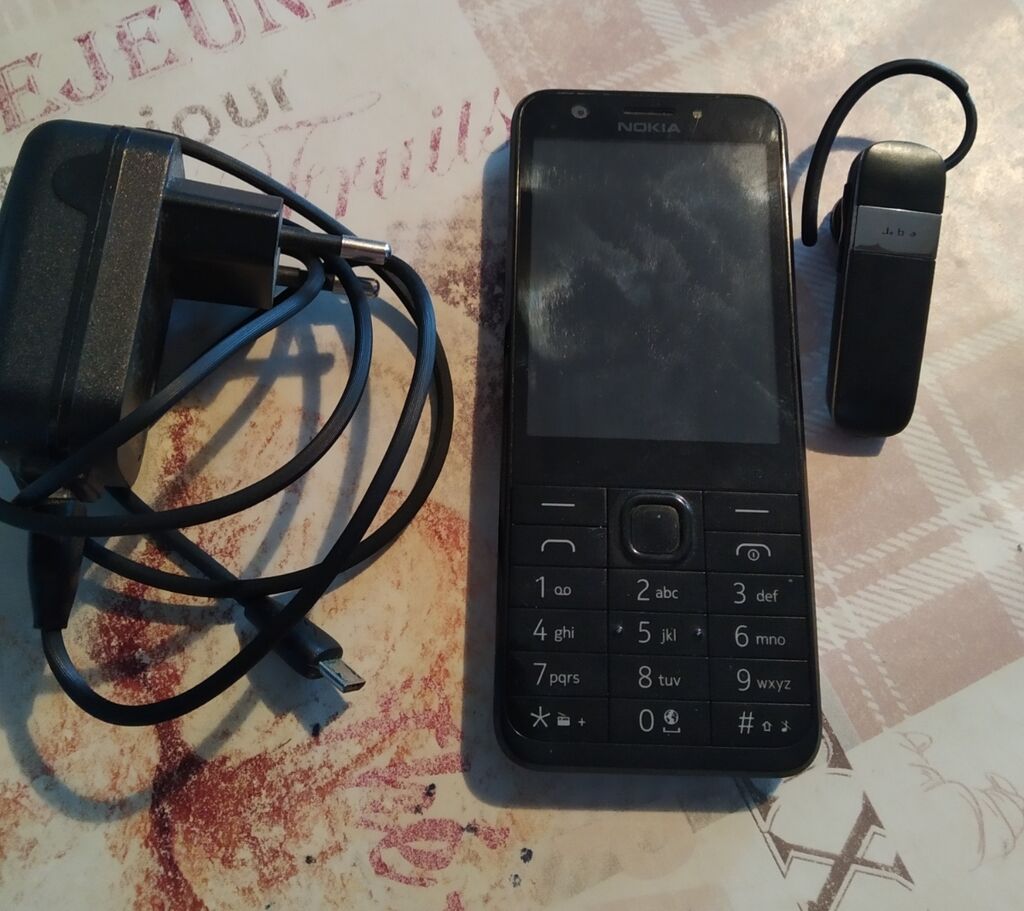 Nokia 5, 4 GB, bоја - Crna, Sa tastaturom