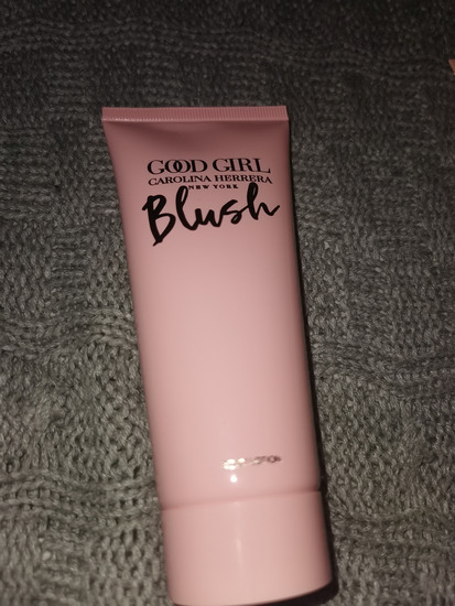 Carolina herrera good girl body slosion