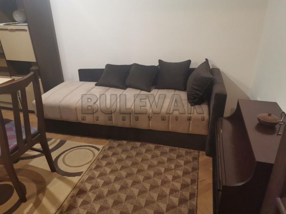 Rentgenova, Jednoiposoban stan za izdavanje, 43m2, 350€