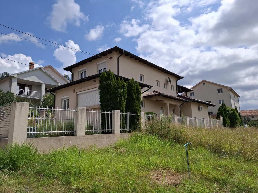 Ignjata Bajlonija, Kuća na prodaju, 359m2, 360.000€