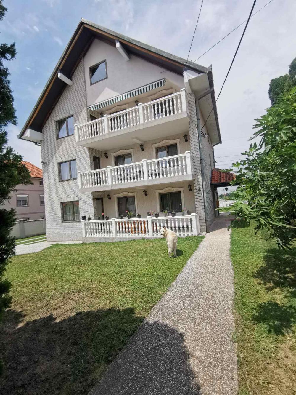 Porodice Ristic, Kuća na prodaju, 345m2, 308.000€