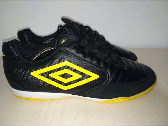 Umbro WINGER Indoor Court patike za fudbal br 41