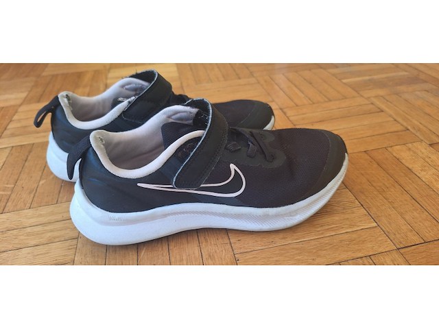 Patike nike runer 33