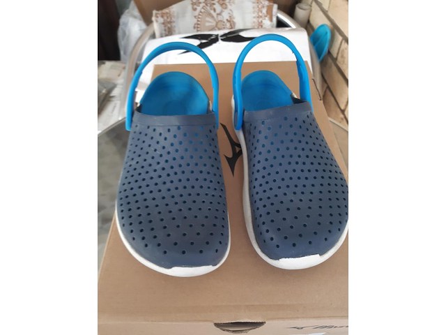 Crocs J4