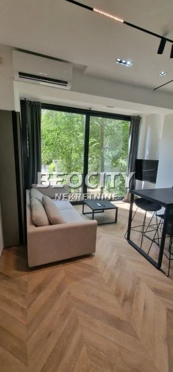 Izdavanje, stan, 39m2, Centar, Novi Sad