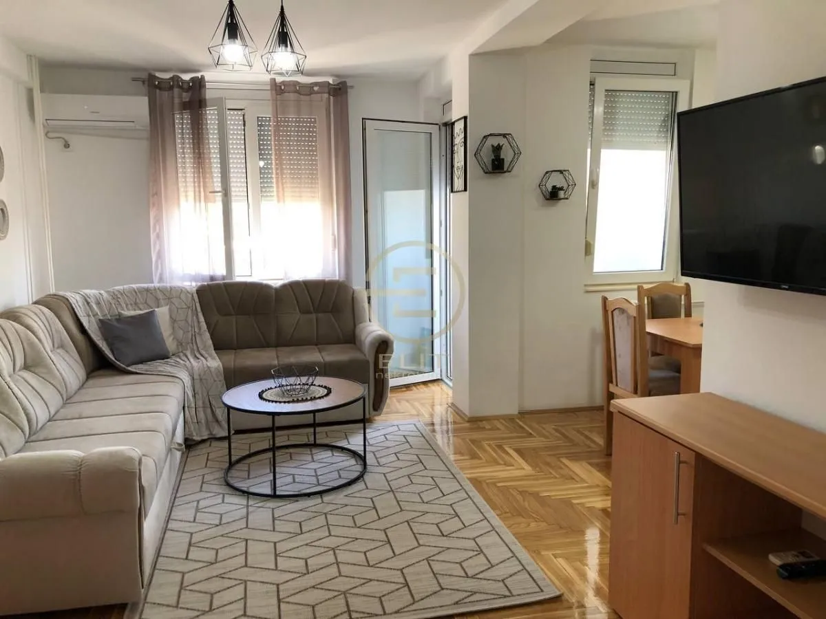 Izdavanje, jednosoban stan, 37m2, Rotkvarija, Novi Sad, Novi Sad