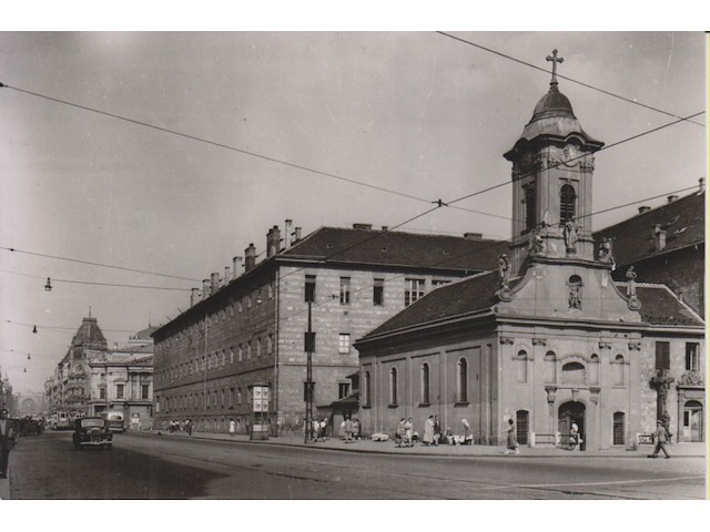 BUDAPEST / Rakoszi ut a Rokus kapolnaval