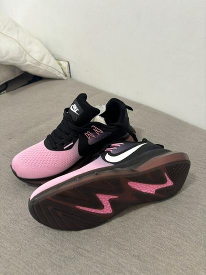 Nike patike roze