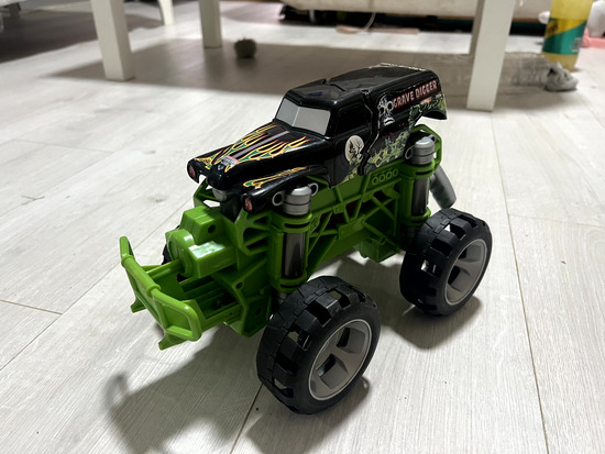 Hot wheels ogromni Grave digger