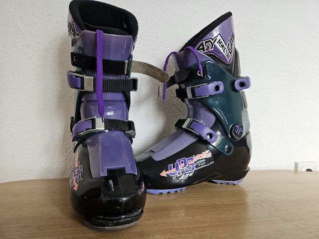 Hardboots tvrde cizme UPS ASY MMETRY CAL za Snowboard