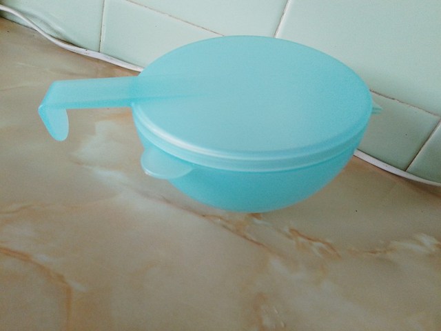 Tupperware posuda