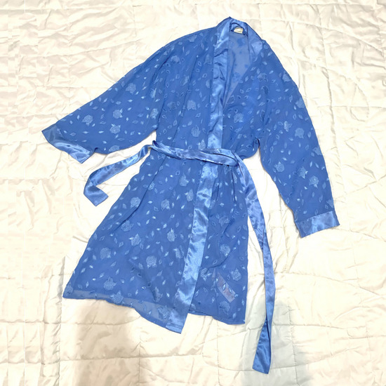 450. C&A plavi ogrtac kimono sa ruzama