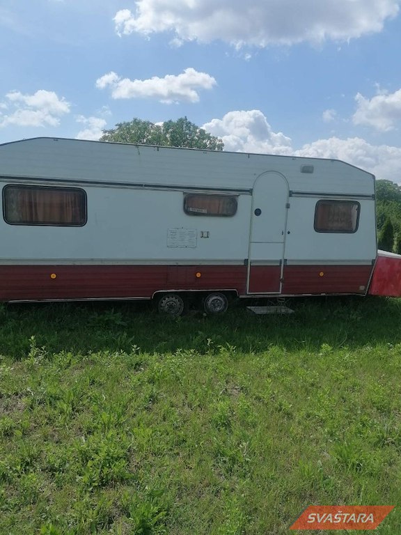 Prodajem autoprikolicu sa parking mestom na obali Dunava,u Beogradu