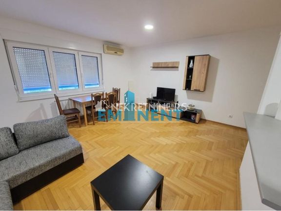 Voždovac, Naselje Stepa Stepanović, Generala Štefanika, 3.0, 85m2, 700 EUR