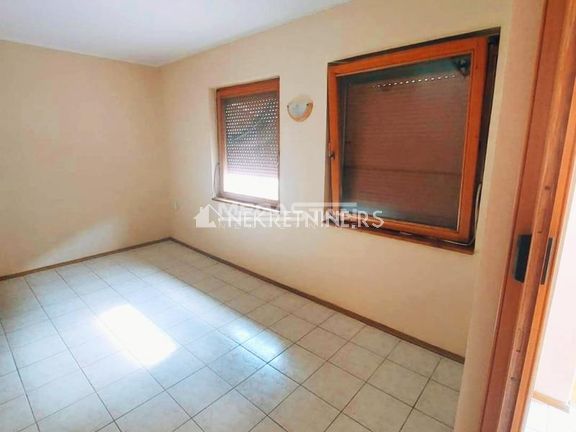 Pančevo, renoviran dvorišni duplex u centru