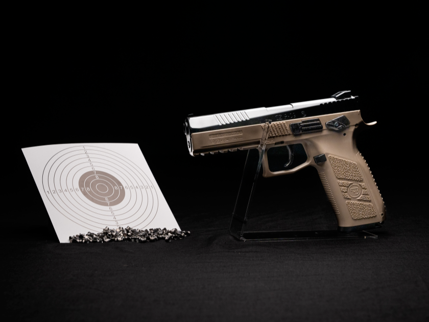 Vazdušni pištolj CZ P-09 CO2 Dijabola 4.5mm DT-FDE