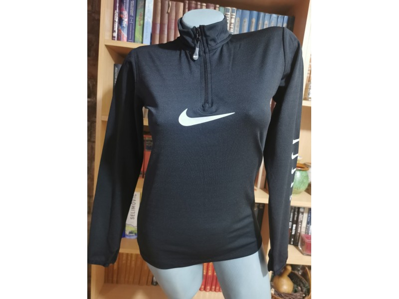 14. NIKE ELASTICNA FANTASTICNA MAJICA vel S/M