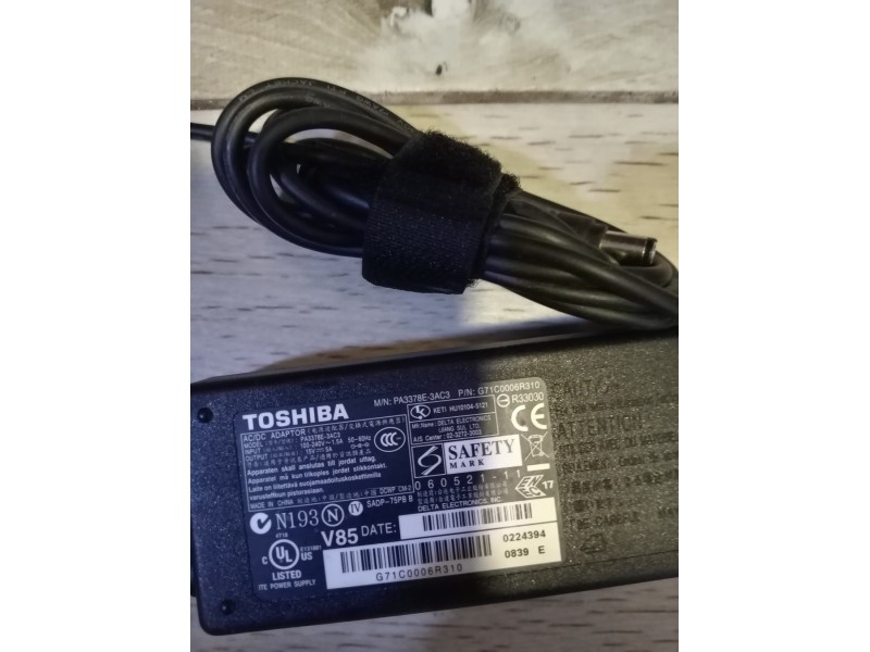 Toshiba PA3378E-3AC3 15v/5a punjac za laptop br1