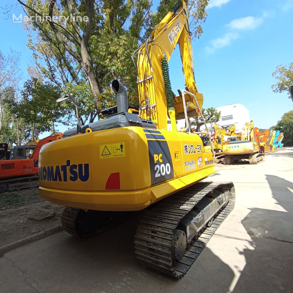 Komatsu PC200-8 bager guseničar