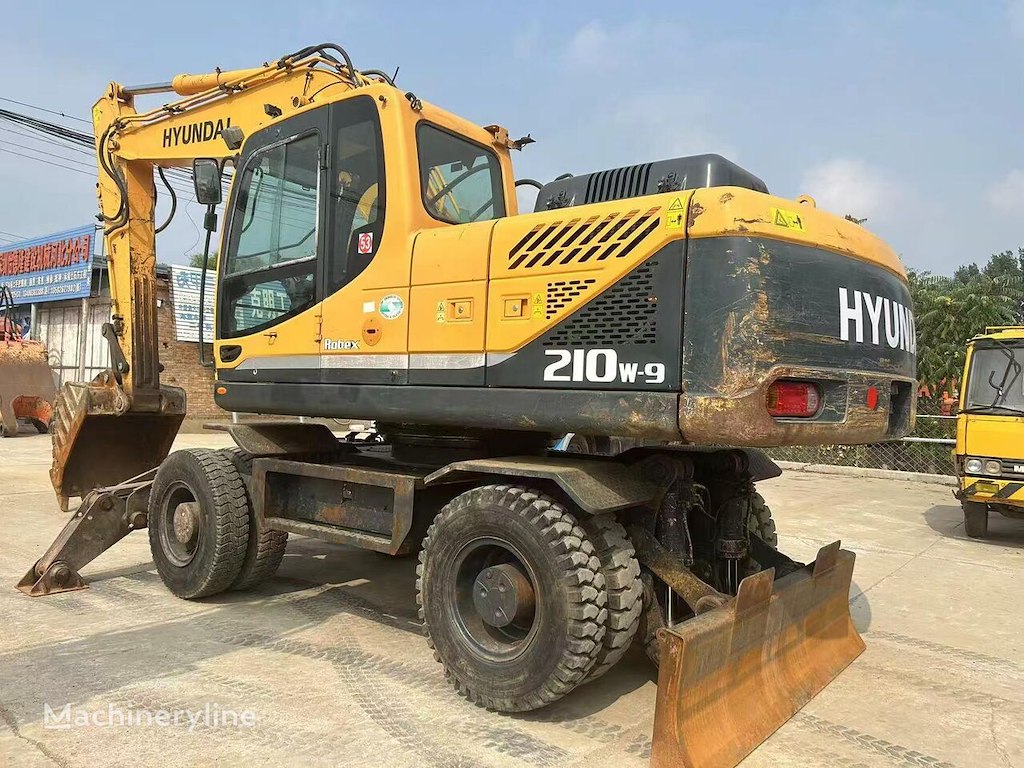 Hyundai R210W-9 bager točkaš