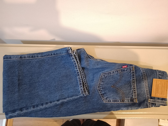 Levis farmerice